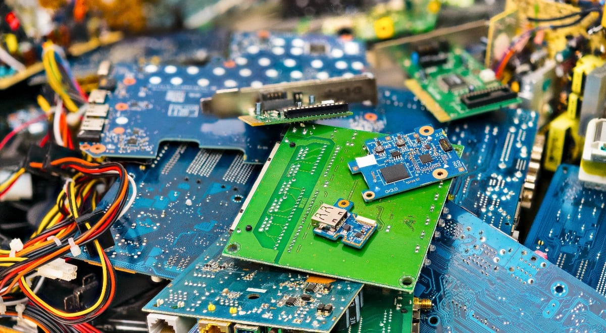 High-Throughout Analysis of Electronics Waste Emissions